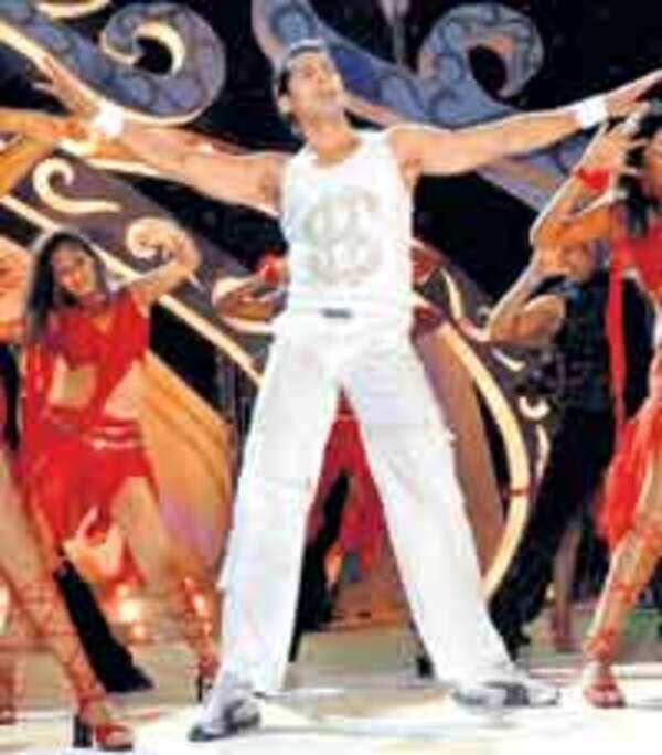 Bollywood boys shake their booty | Hindi Movie News - Times of India