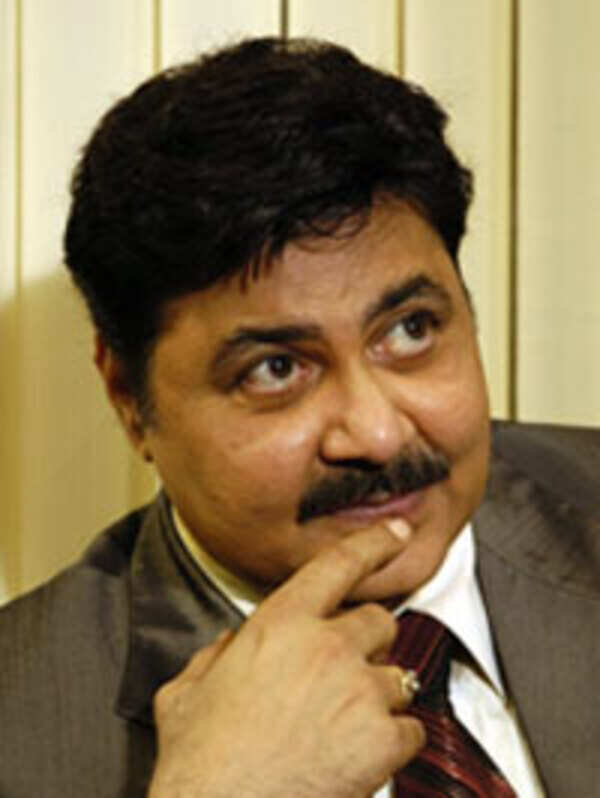 Satish isn't funny in real life - Times of India