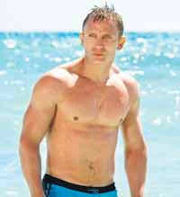 Craig’s sweating it out for beer! | English Movie News - Times of India