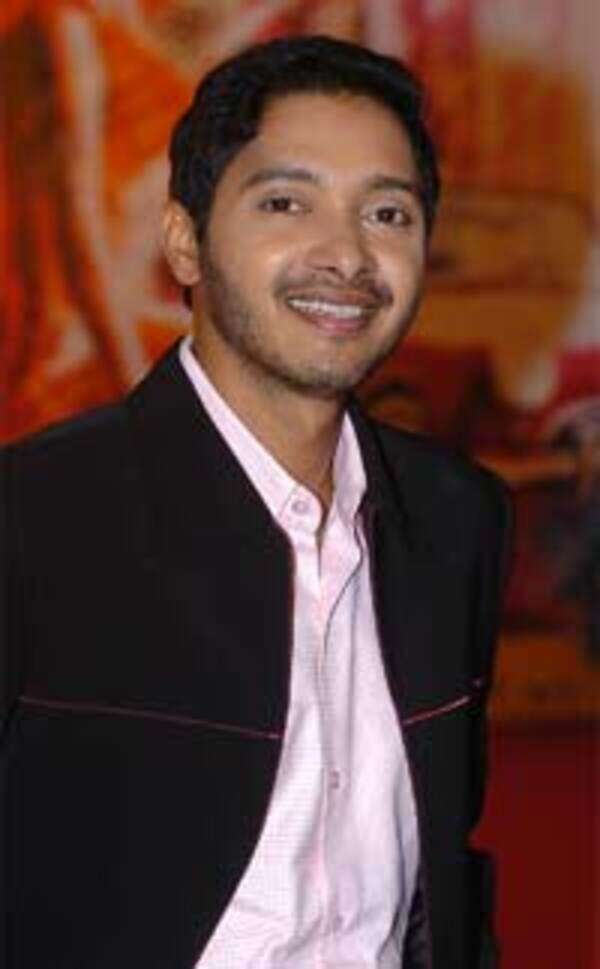 What's behind Shreyas' kiss? | undefined News - Times of India