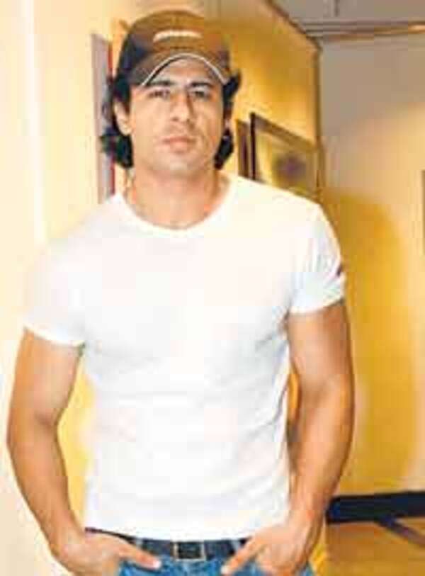 Now Aryan’s getting art smart too! | Events Movie News - Times of India