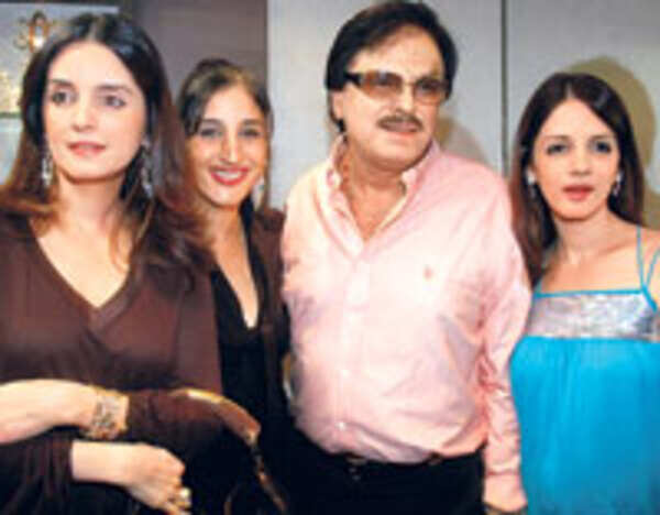 Mahesh Notandass hosts a do | Events Movie News - Times of India