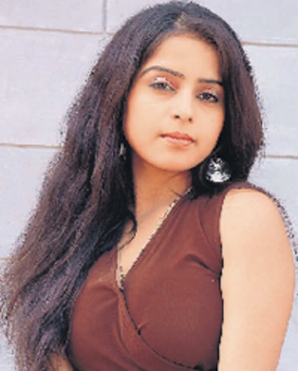 Prachee goes South | Hindi Movie News - Times of India