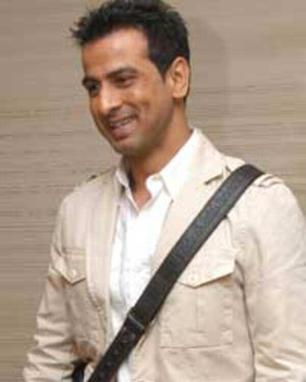 Ronit's out of Jhalak... - Times of India