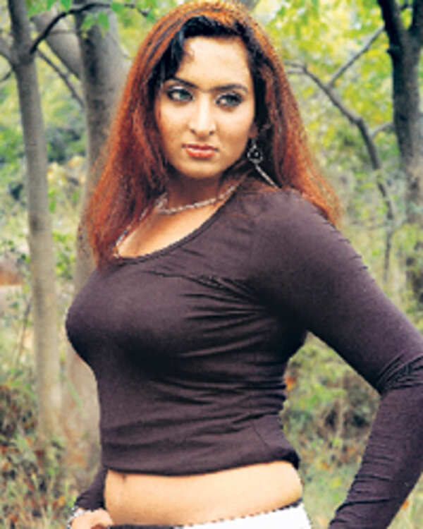 Vanitha Reddy as super cop | Hindi Movie News - Times of India