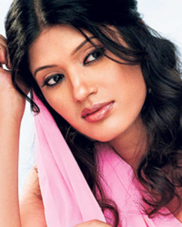 I’m in love with Salman: Dimple - Times of India