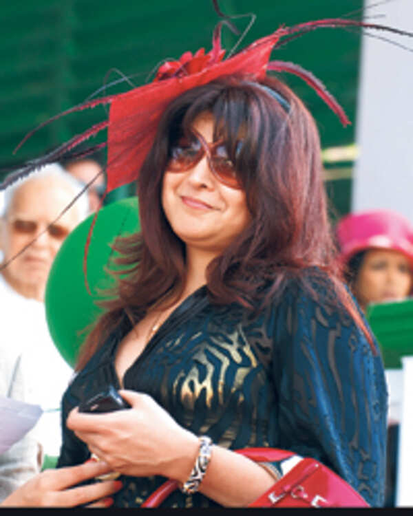 Handsome horses and glam girls...! | Events Movie News - Times of India