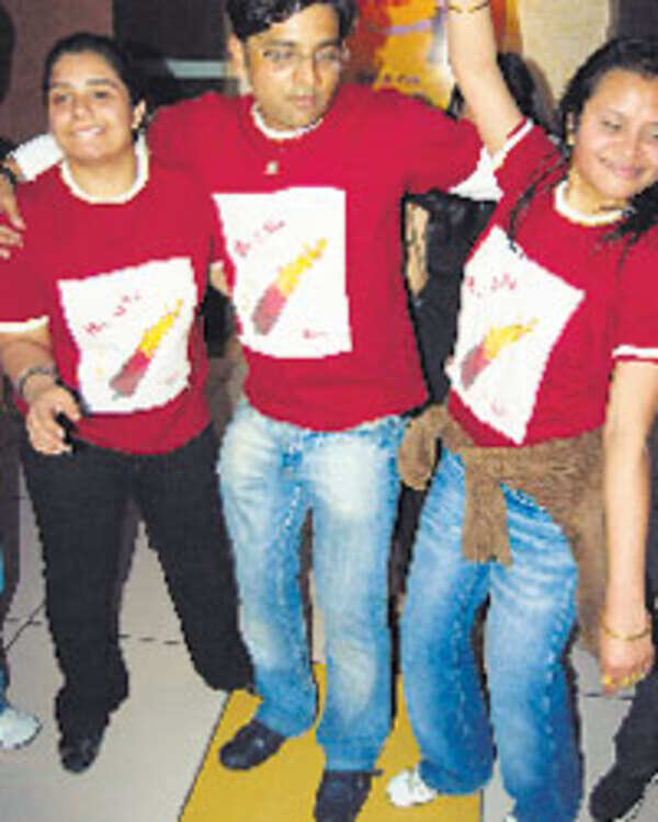 Hot and single seems cool | Events Movie News - Times of India