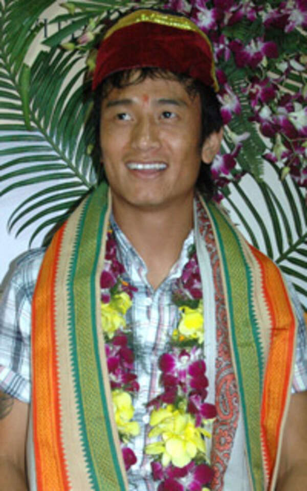 Baichung Bhutia refuses to carry Olympic torch | India News - Times of ...