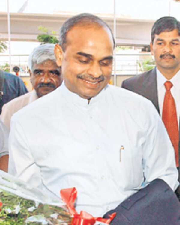 ‘Acting’ CM? | Hindi Movie News - Times of India