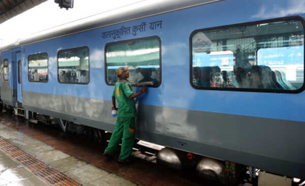 Delhi to Agra in 99 minutes; train hits 160 kmph on trial run | India ...