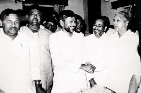 RJD-JD(U) Alliance: After 23 years, Lalu and Nitish share dais today ...