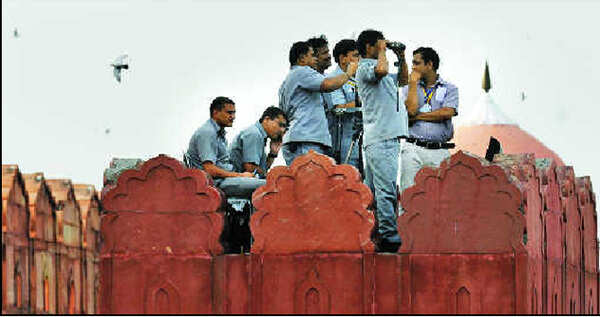 Intelligence agencies hints at Parliament, US embassy attacks | Delhi ...