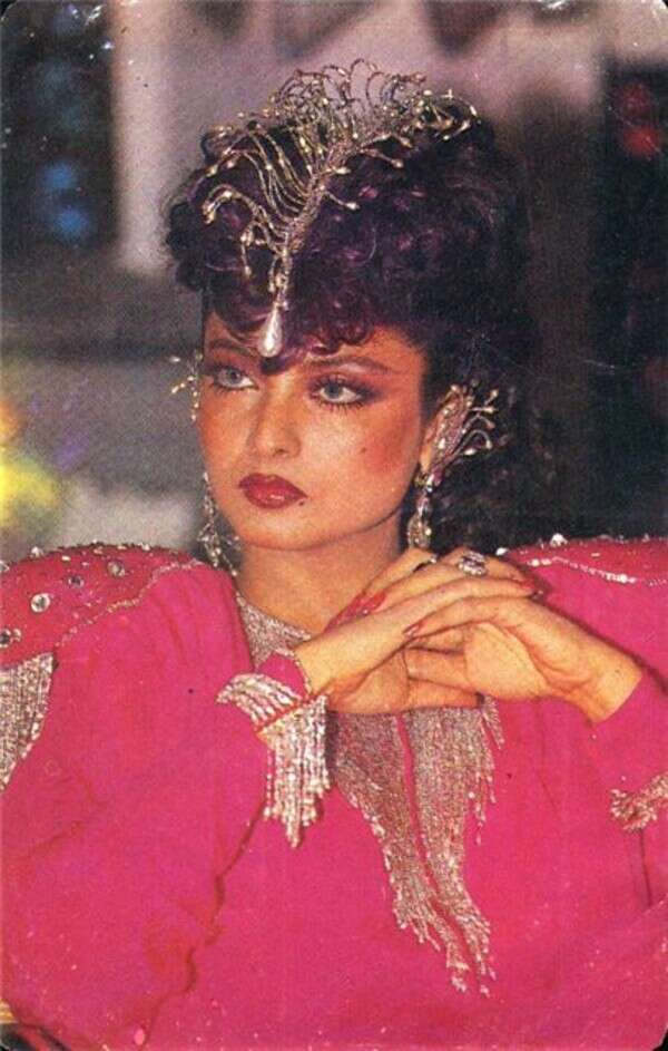 17 Absolutely Bizarre Bollywood Outfits! - Times of India
