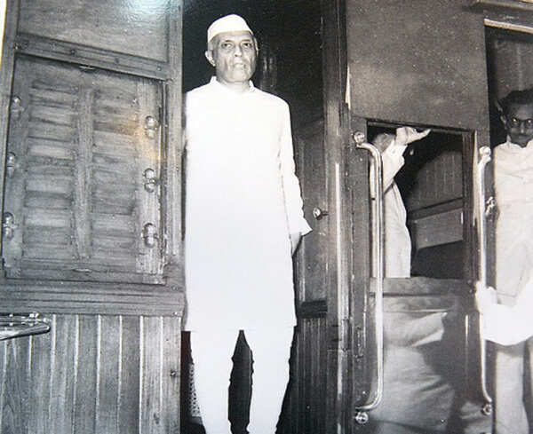 Congress to resurrect Nehru to counter Modi | India News - Times of India
