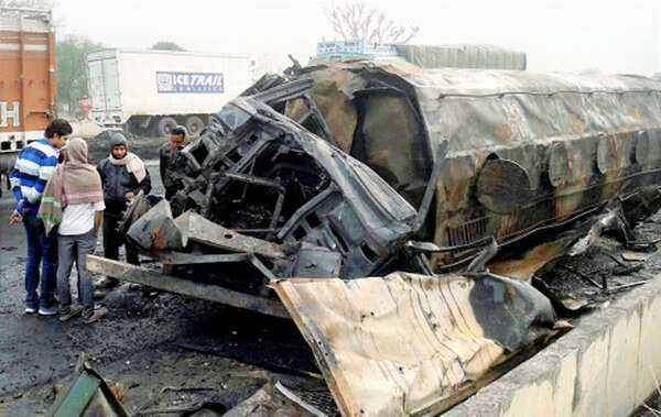 10 burnt alive as gas tanker explodes on Jaipur-Delhi highway | Jaipur ...