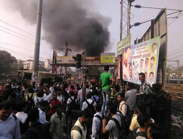 Mumbai’s lifeline snaps as irate commuters run riot | Mumbai News ...