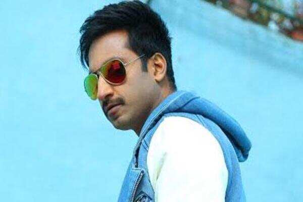 Enjoy The New Tamil Music Video For 'Jil Jil' By Anthony Daasan and V2 Vijay Vicky