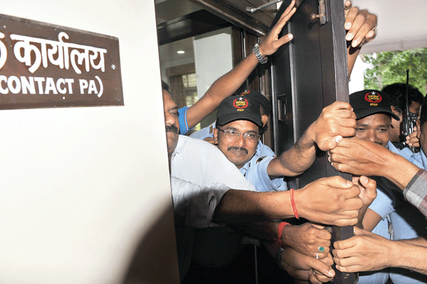 FTII Strike Day 69: Incomplete films are forcefully taken up for ...