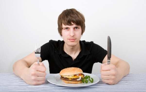 5 annoying food habits that will make you lose appetite - Times of India