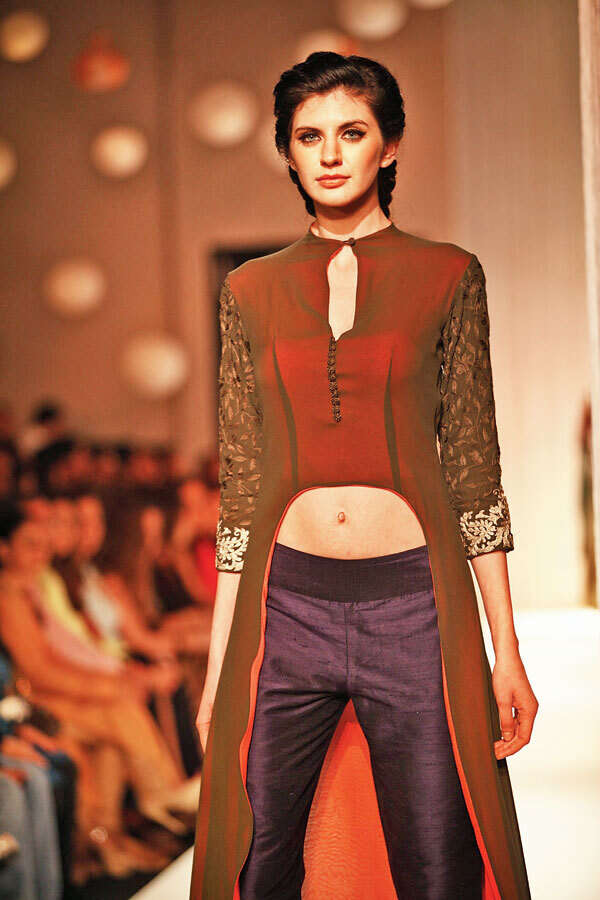 Know Your Necklines - Times of India