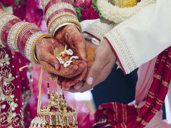 Millennials prefer intimate weddings to grand bashes - Times of India
