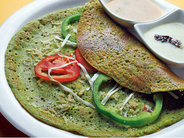 The food theatre of Mumbai’s streetside dosa - Times of India