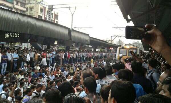 Protest at Mumbai's Badlapur station, train services hit | Mumbai News ...