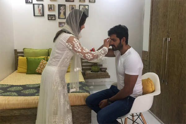Rashami Desai and Mrunal Jain go traditional this Rakhi - Times of India