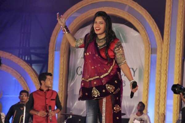 Garba celebrations go global with grandeur | Gujarati Movie News ...