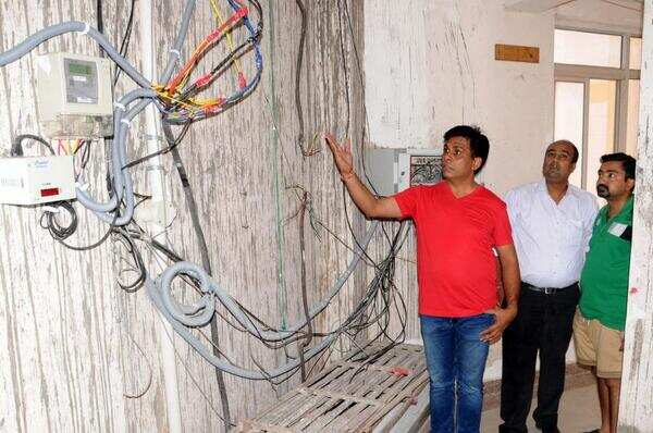 Wiring in a mess, residents of Noida society with 465 flats ‘living in ...