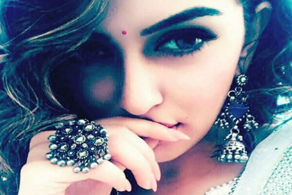 Kolly girls’ love for oxidised jewellery - Times of India