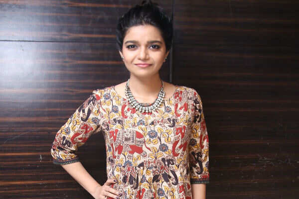 Kolly girls’ love for oxidised jewellery - Times of India