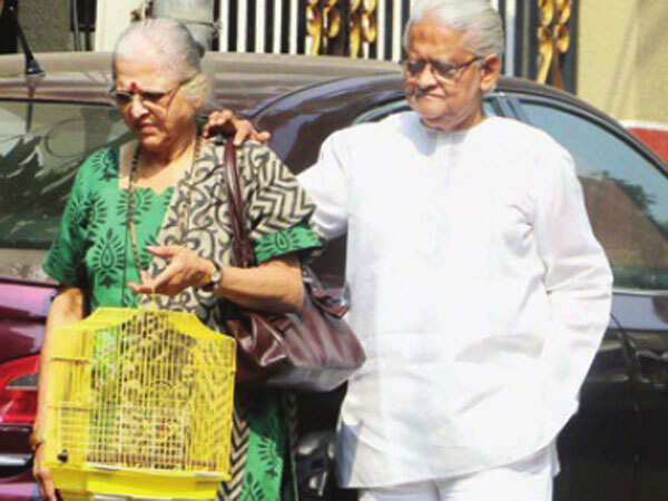 Parrot's day out with Pyarelal RamPrasad Sharma | Hindi Movie News ...