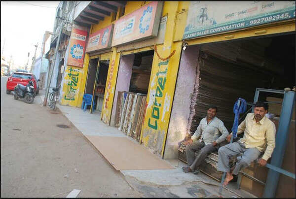 Business plummets in north India's biggest timber market | Agra News ...