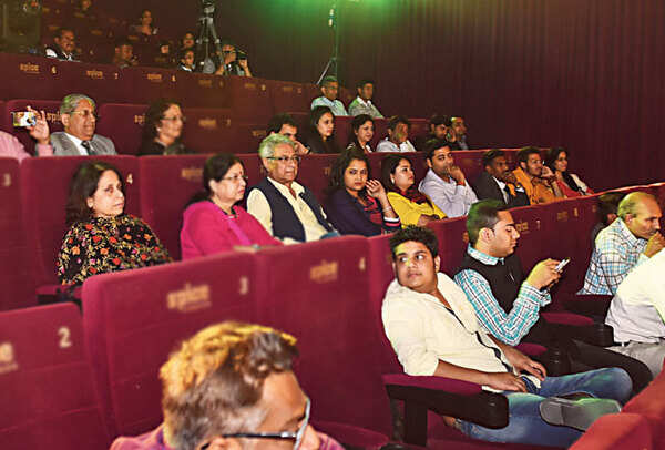 Now Showing: A Play inside Noida cinema hall! | Noida News - Times of India