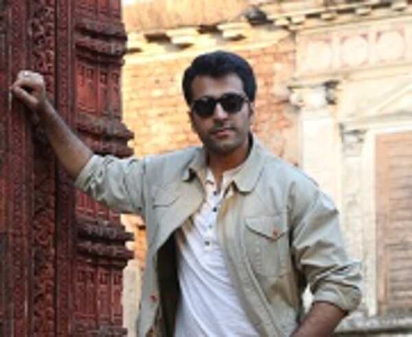 After Ahalya, Sujoy back with short based on Ray story | Bengali Movie ...