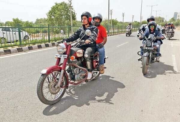 First-time women riders take a spin on Gurgaon roads | Gurgaon News ...