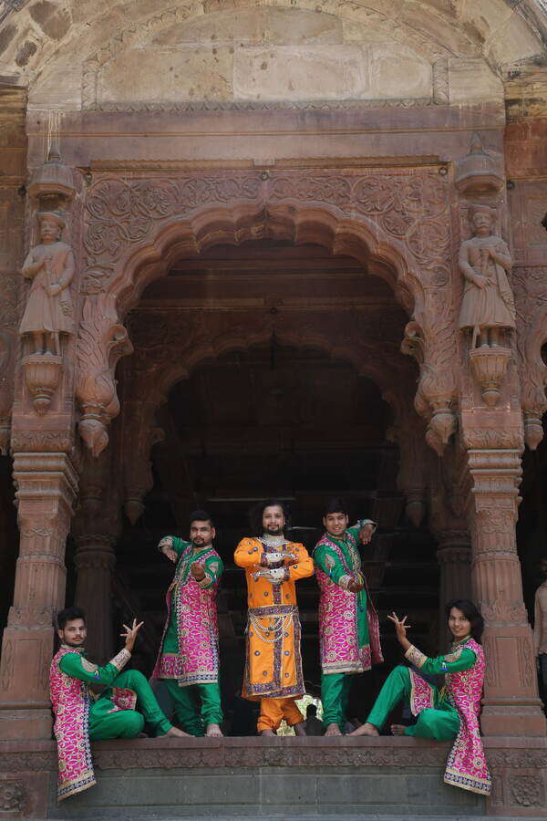 Stigma: Men show delicate moves and break the social stigma | Indore ...