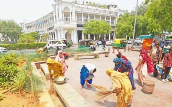 Clean India: Thousands join civic bodies in city clean-up | Delhi News ...