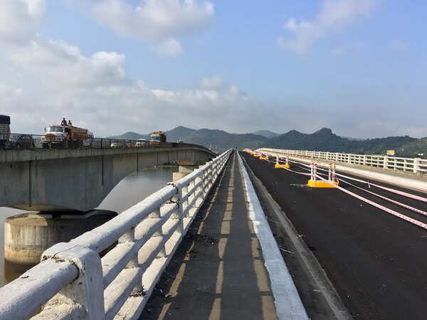 Versova Creek Bridge: Gujarat-bound Versova bridge opens for vehicles ...