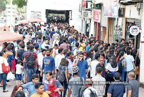 Delhi comes out in numbers to experience the first ‘human library ...