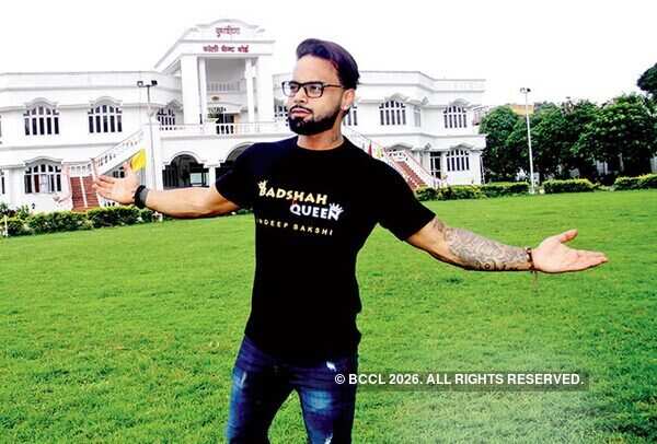 Indeep Bakshi in Barielly for his seven-city bus tour | Bareilly News ...