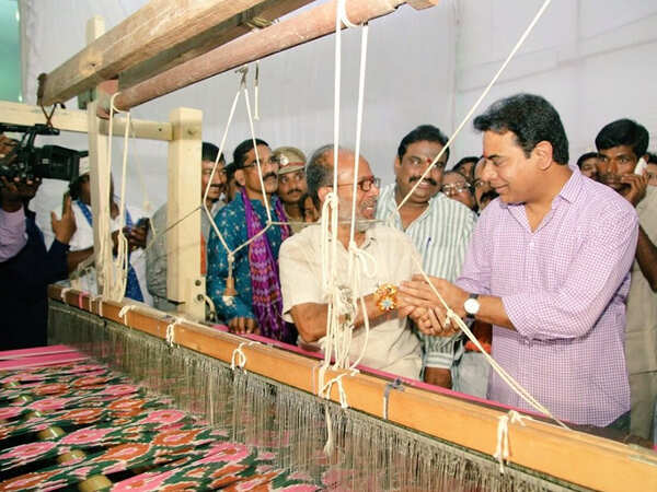 Let's pledge our support for weavers: Minister KTR | Hyderabad News ...