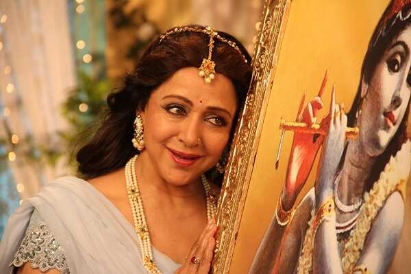 Dream Girl Hema Malini turns a bhajan singer | Bengali Movie News ...