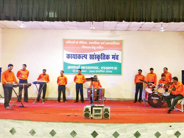 The Lucknow Central team visits Model Jail in Lucknow | Events Movie ...