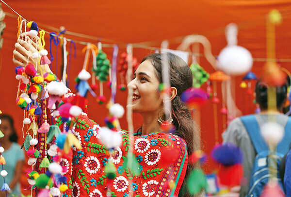 Diwali melas across DU add colour to the festive season | Delhi News ...