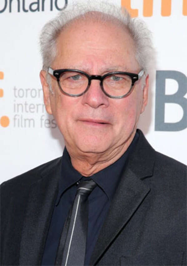 The Alto Knights Movie Review: This gangster drama tries to impress ...