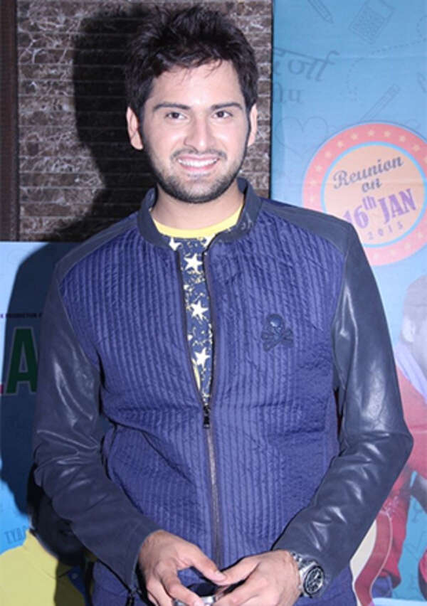 Fussclass Dabhade Movie Review: A story of relationships, communication ...
