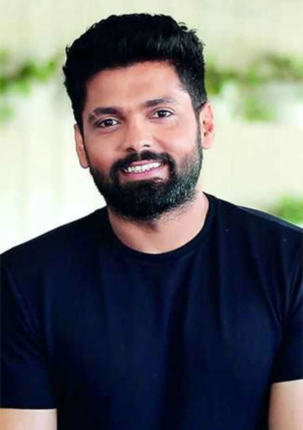 Sapta Sagaradaache Ello Movie Review: SSE - Side A review: Hemanth Rao ...